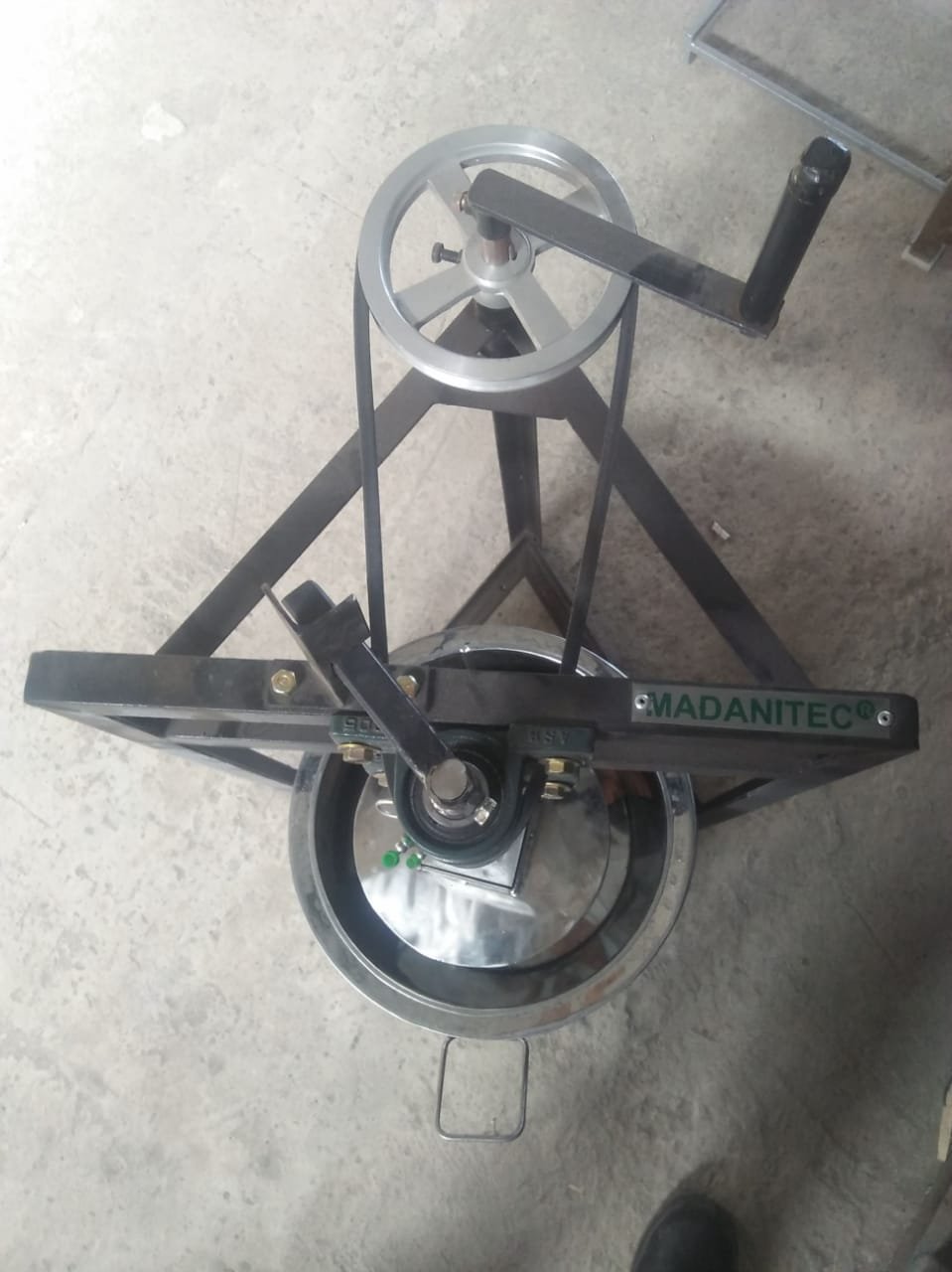Alat Es Putar Manual | Bengkel Madanitec